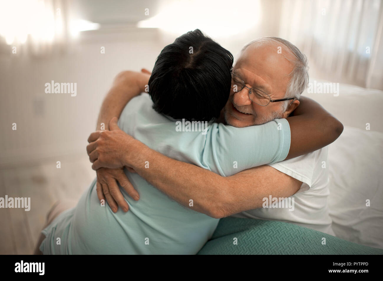 Nurse helping patient pillow hi-res stock photography and images - Alamy