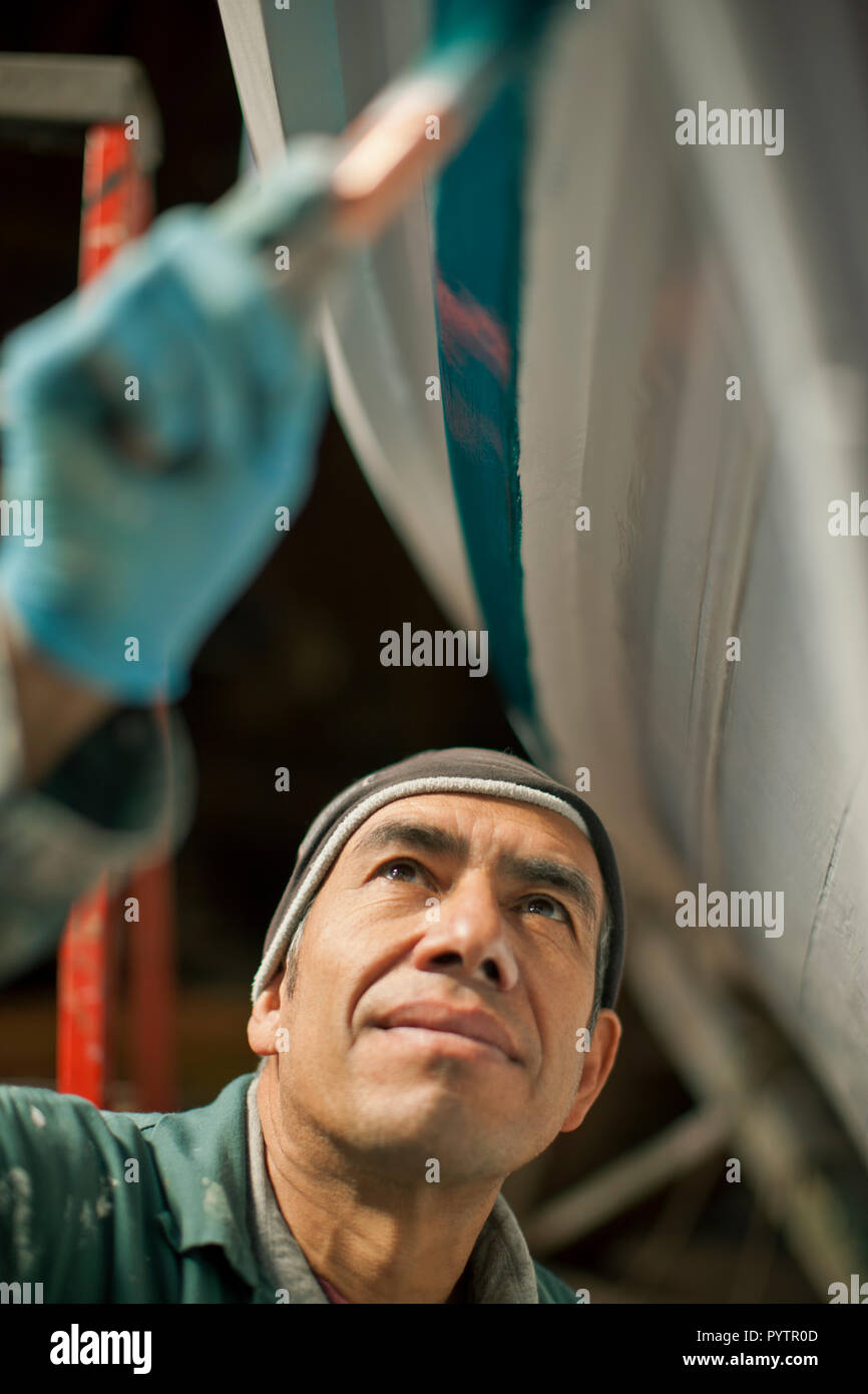 Man working on a boat hi-res stock photography and images - Alamy