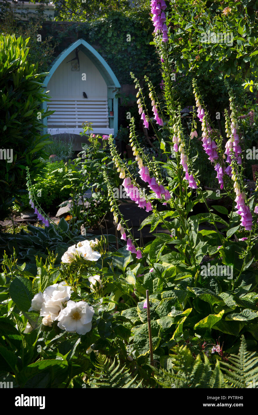 Garden arbour hi-res stock photography and images - Alamy