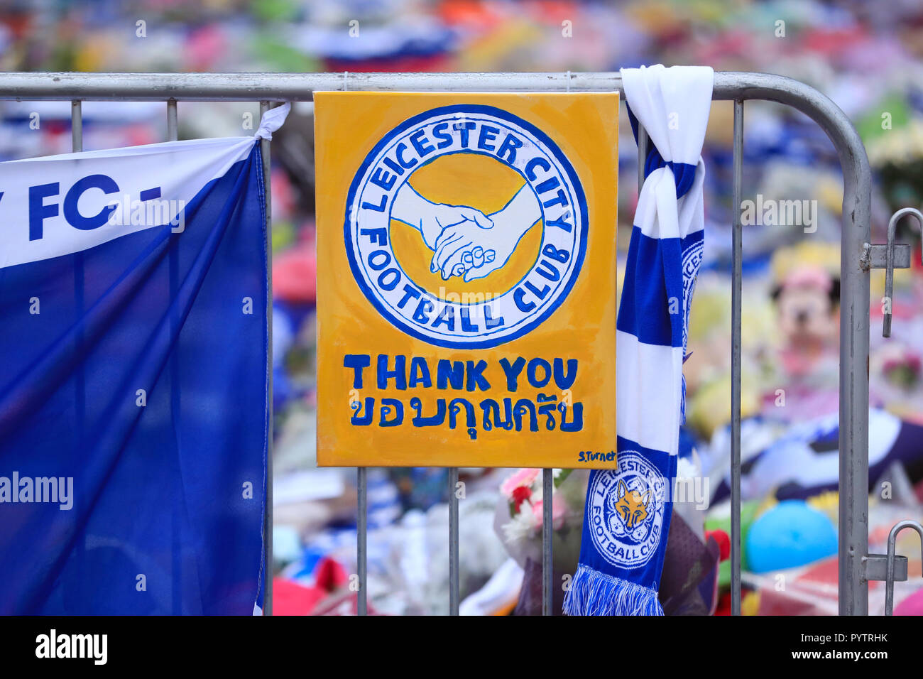 Tributes at Leicester City Football Club Stock Photo - Alamy