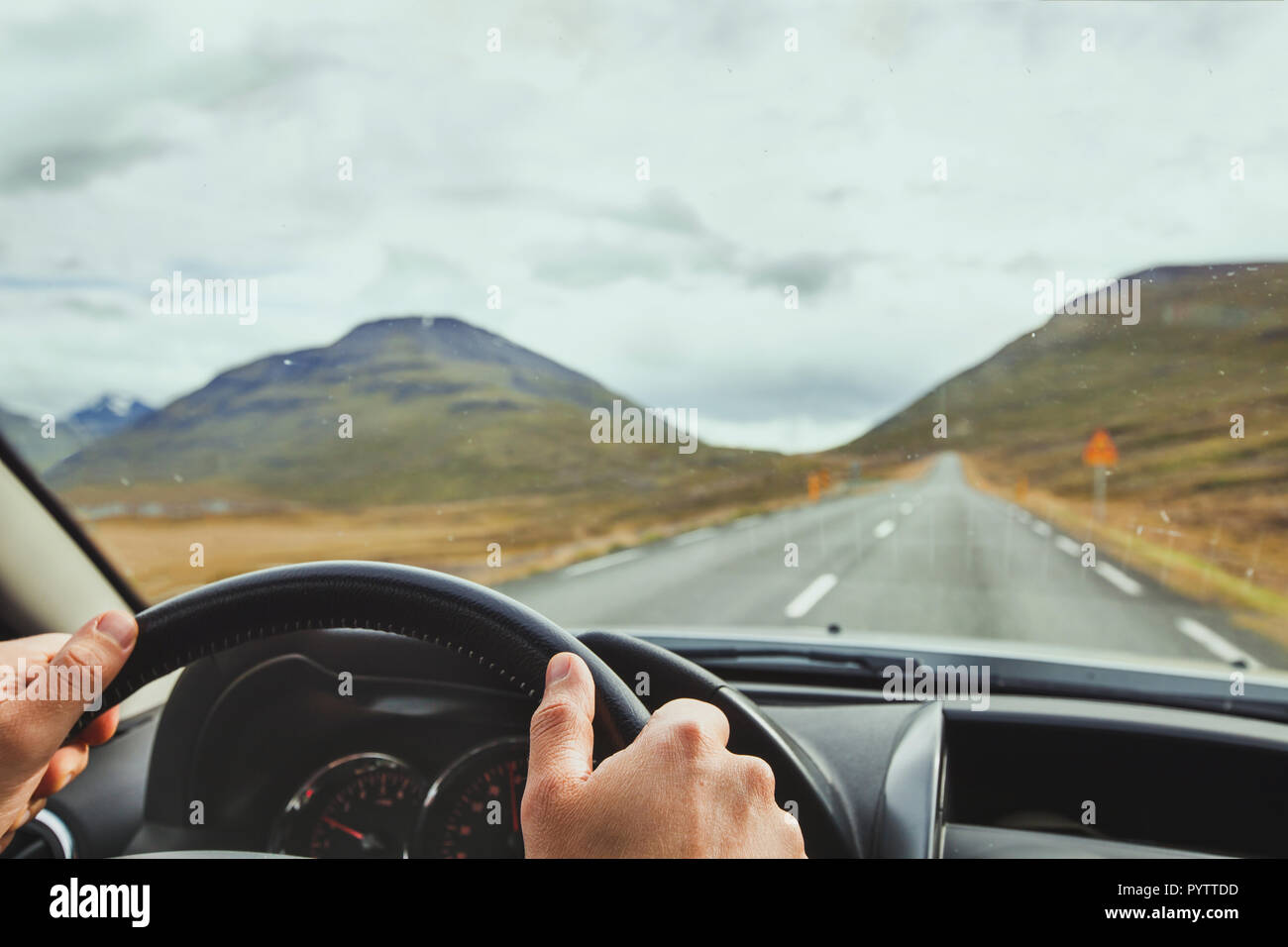 Car driving away sun hi-res stock photography and images - Alamy