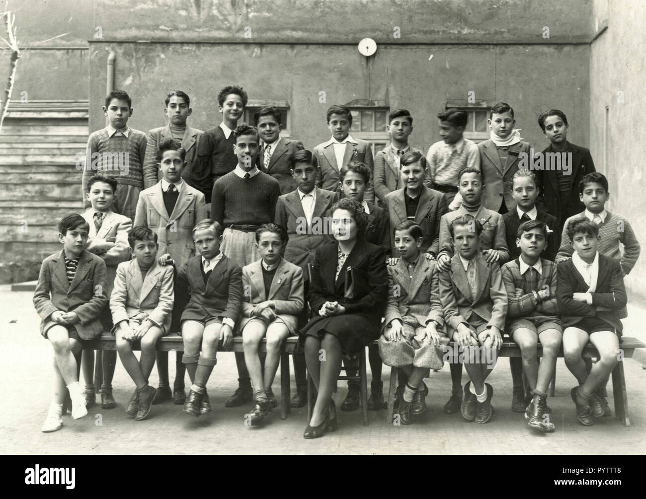 1940s class photo hi-res stock photography and images - Alamy