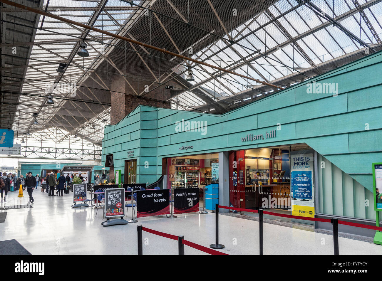 Chester railway station hi-res stock photography and images - Alamy