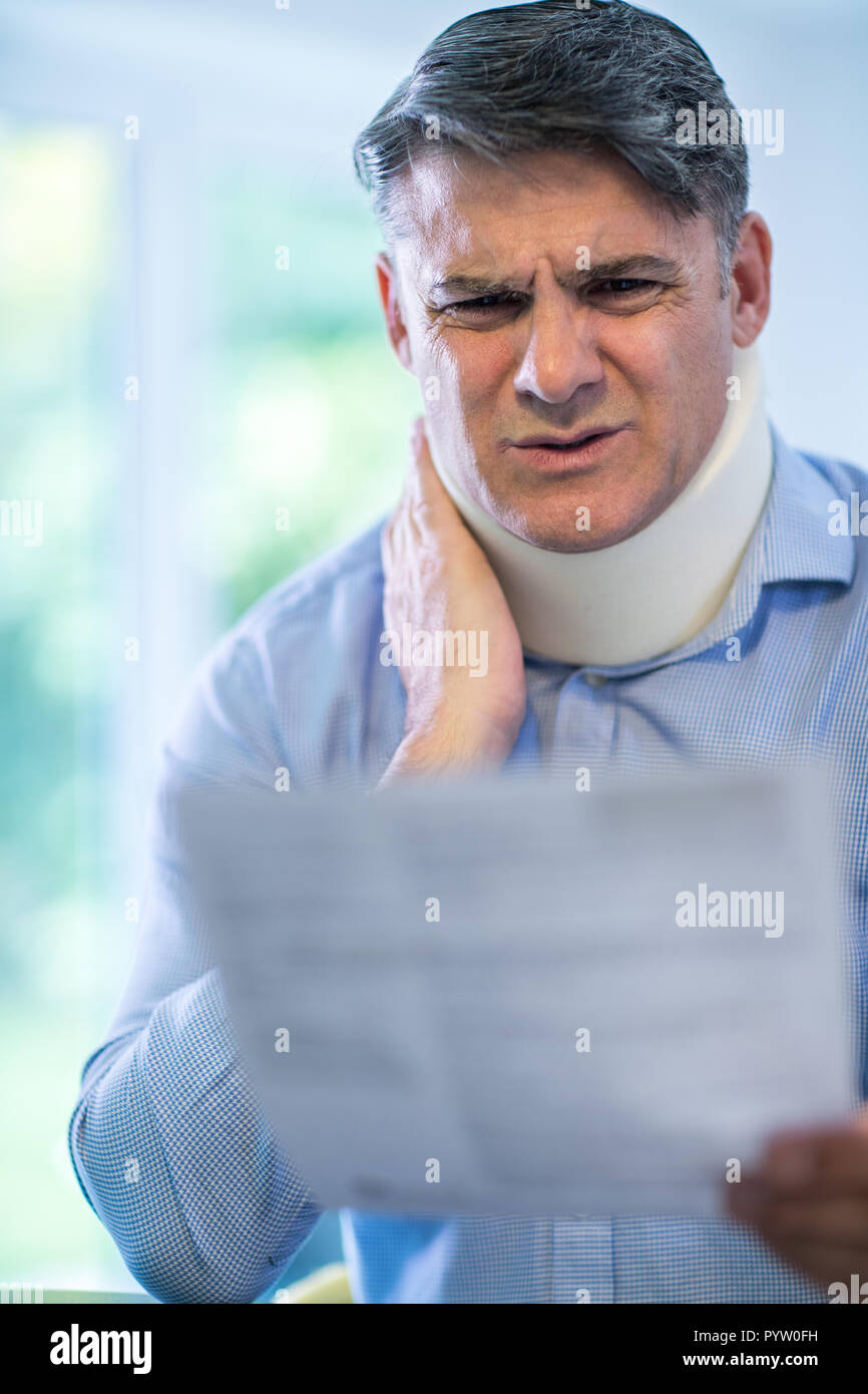 Neck injury hi-res stock photography and images - Alamy
