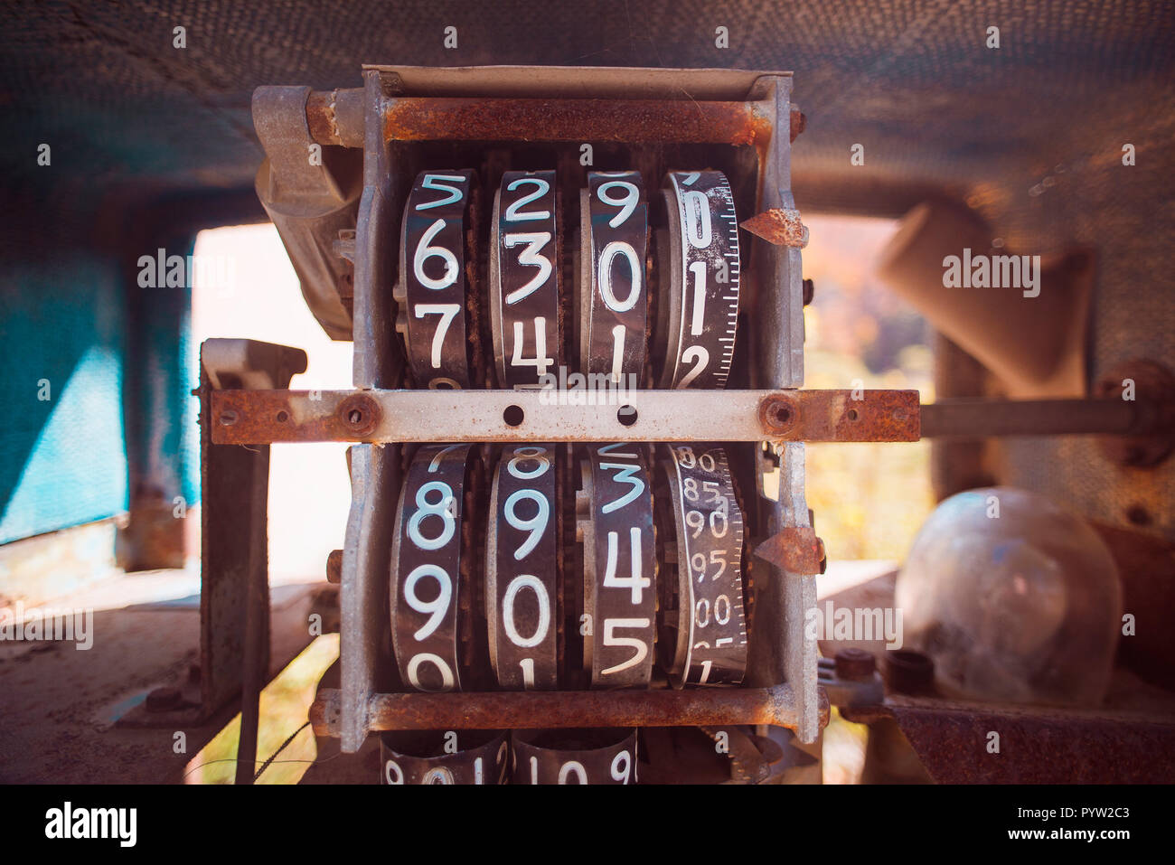 Analog fuel pump hi-res stock photography and images - Alamy