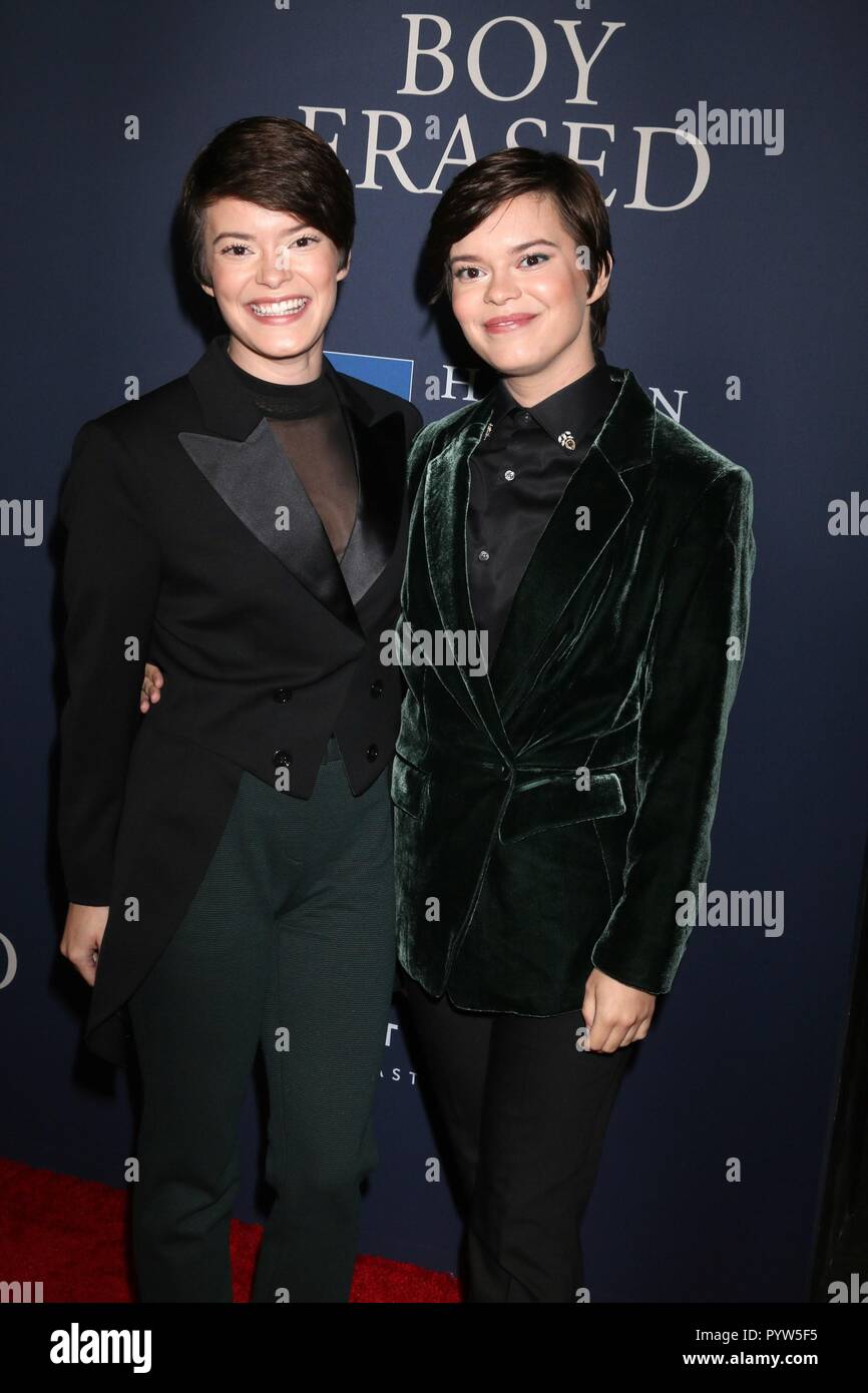 Los Angeles, CA, USA. 29th Oct, 2018. Emily Hinkler, Elizabeth Hinkler ...