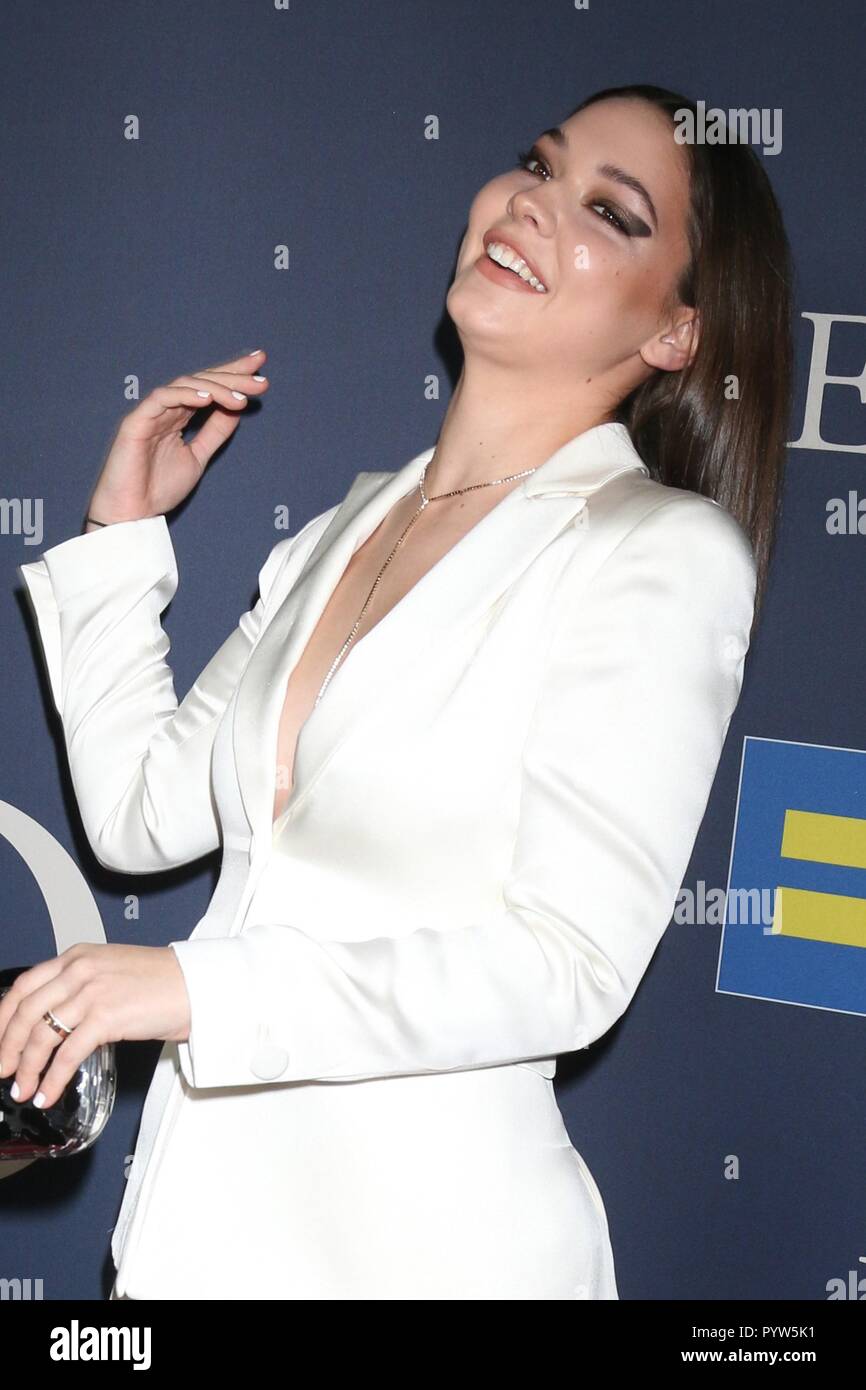 Madelyn cline smiling hi-res stock photography and images - Alamy