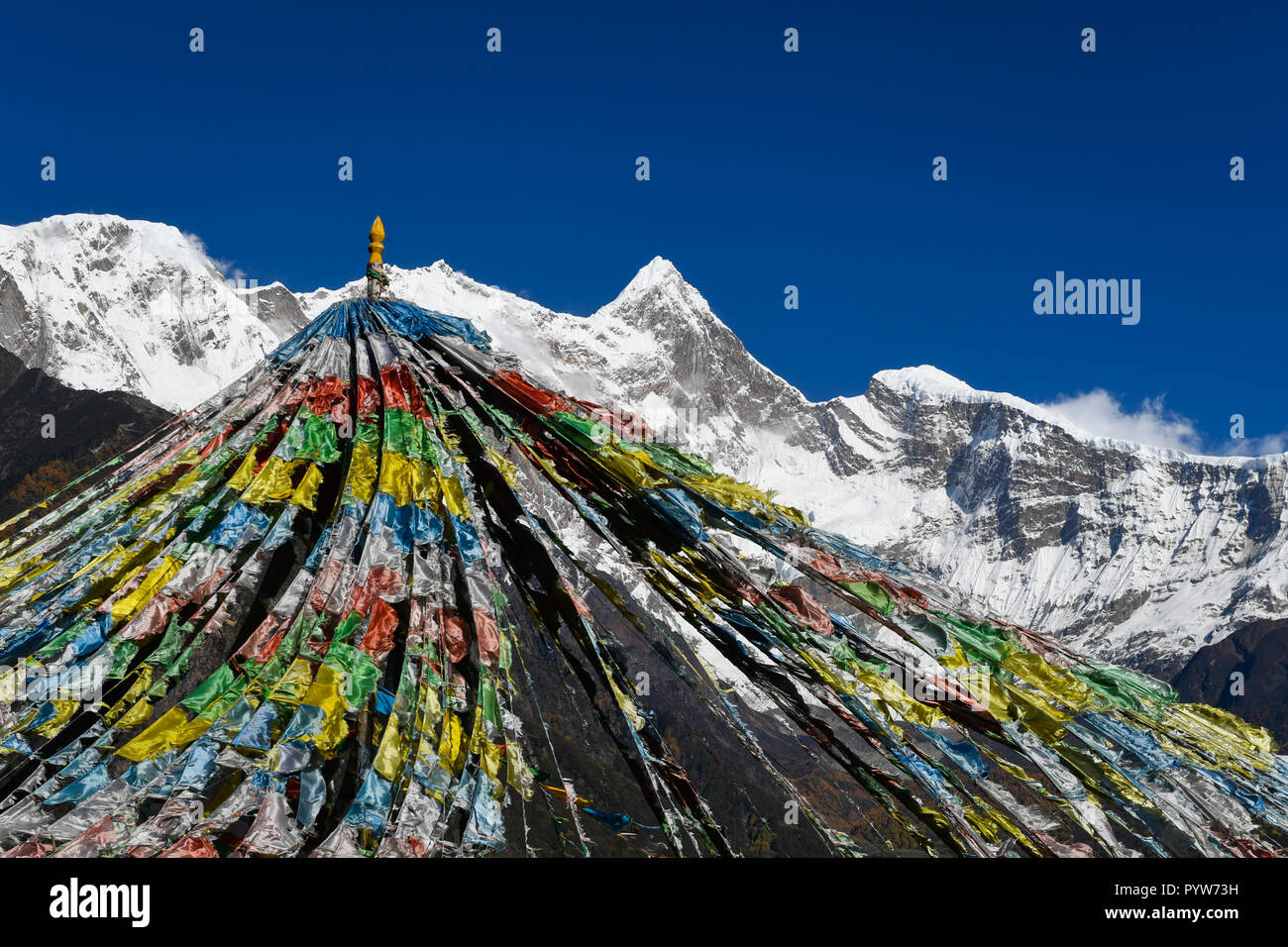 Namcha barwa hi-res stock photography and images - Alamy