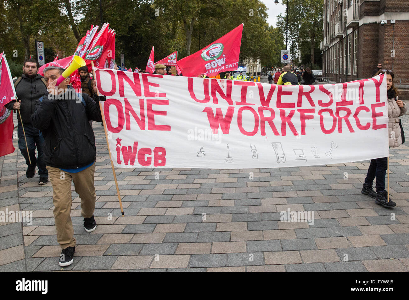 University protest rights london hi-res stock photography and images ...
