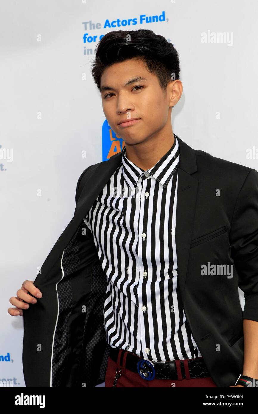 Los Angeles, CA, USA. 28th Oct, 2018. Gabe DeGuzman at arrivals for ...