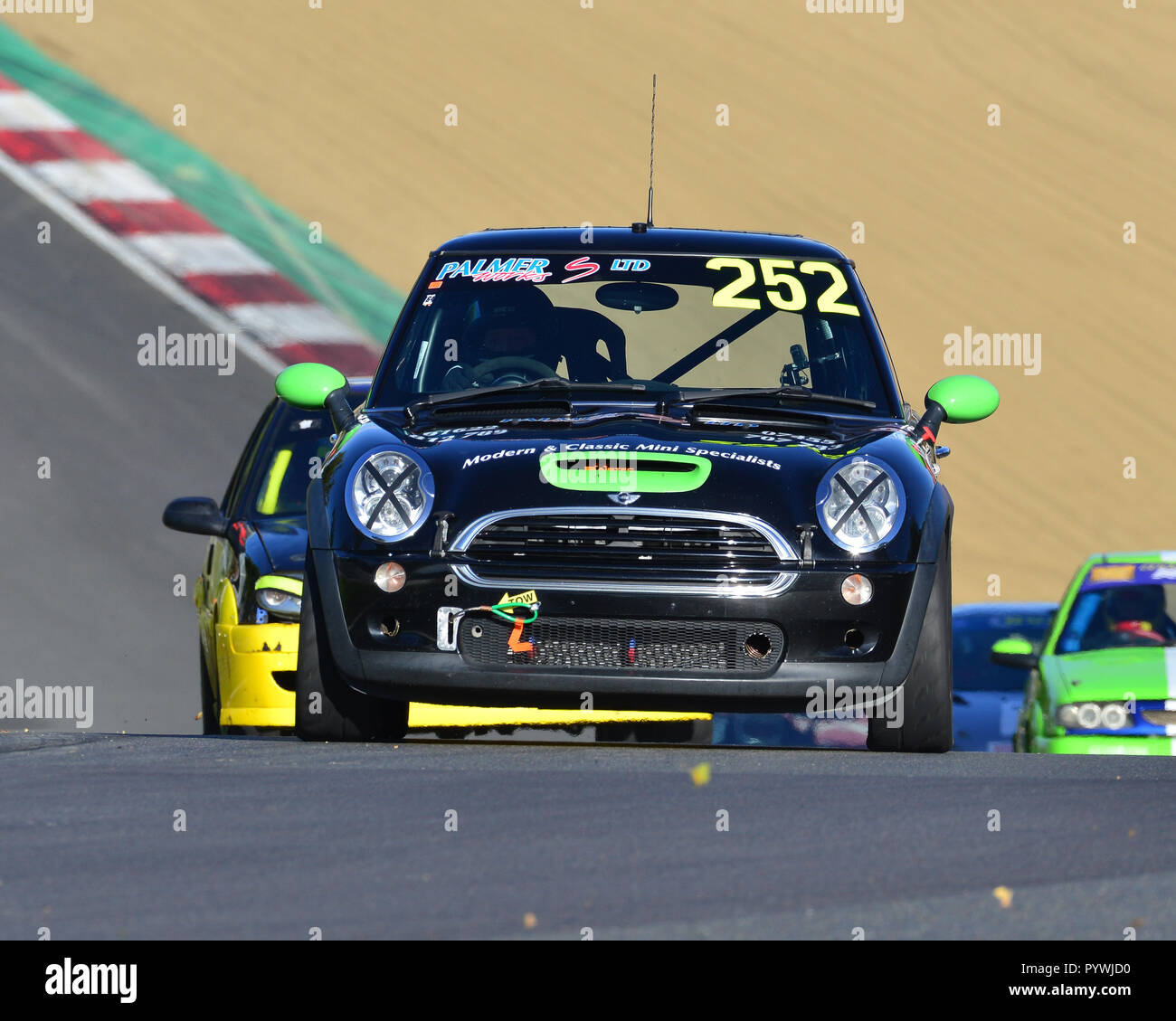 Bmw mini cooper s hi-res stock photography and images - Alamy