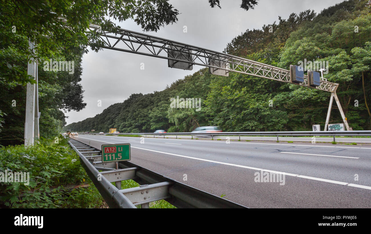Road gantry light hi-res stock photography and images - Alamy