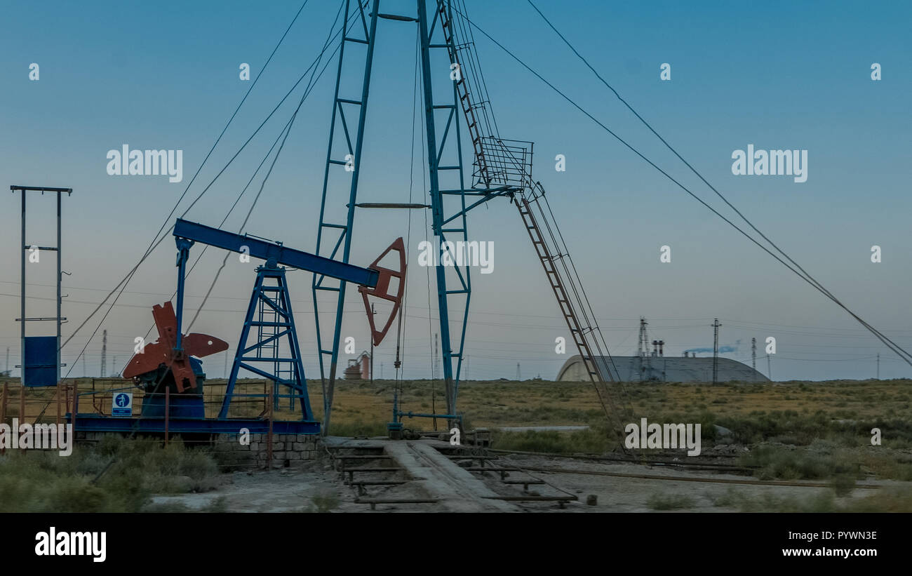 Oil rig, industrial equipment for oil extraction Stock Photo - Alamy