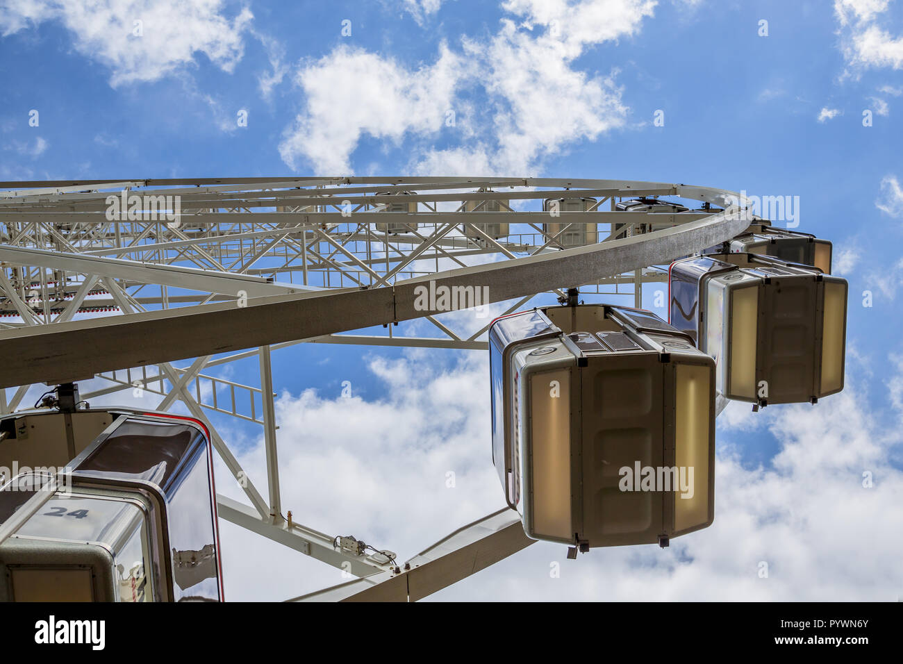 Big wheel from below hi-res stock photography and images - Alamy