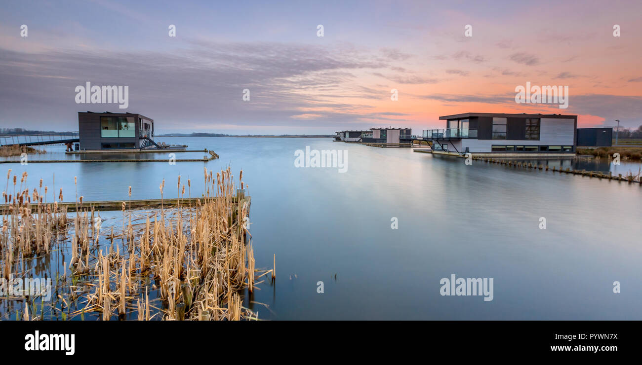 Floating house netherlands hi-res stock photography and images - Alamy