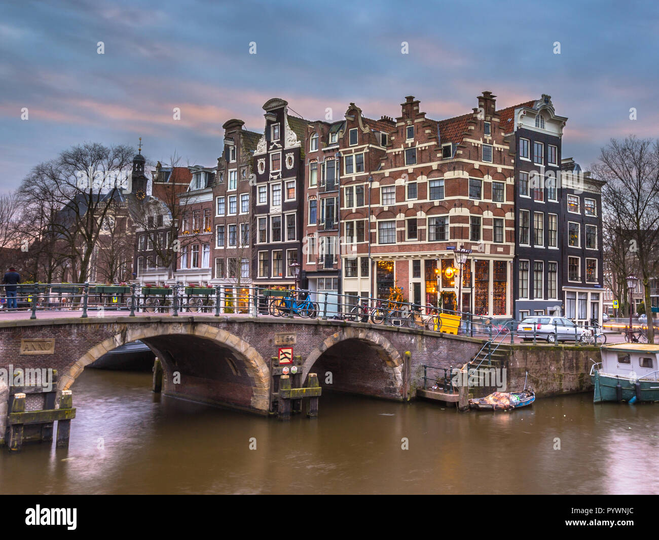 Old traditional dutch building hi-res stock photography and images - Alamy