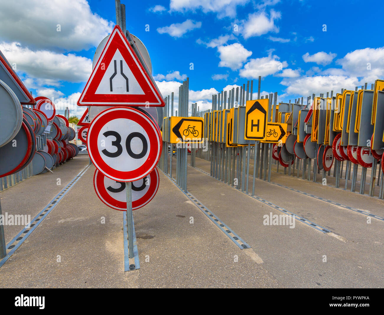 Bottleneck sign hi-res stock photography and images - Alamy
