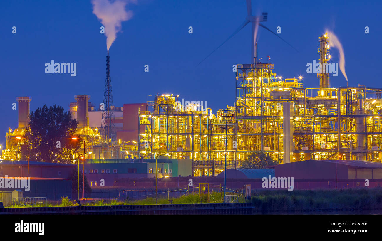Heavy Chemical industrial area in twilight Stock Photo - Alamy