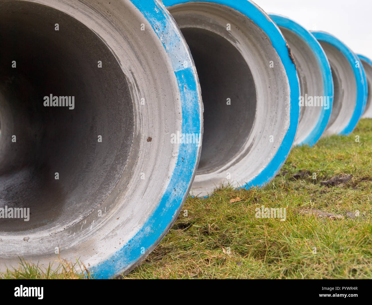 Industrial concrete drainage pipes stacked hi-res stock photography and ...