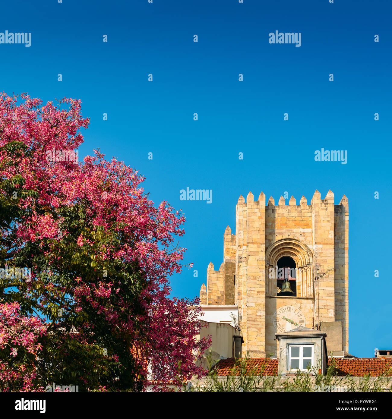 Architecture of portugal in the 12th century hi-res stock photography ...
