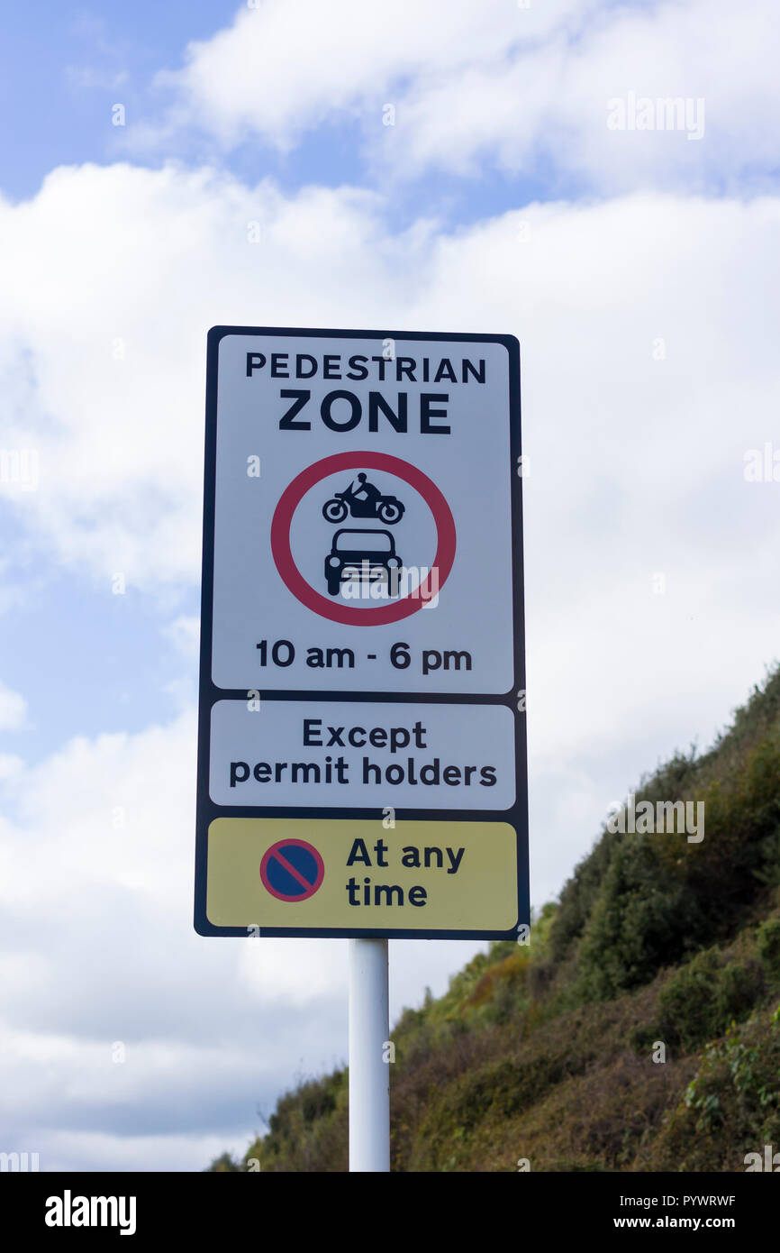 Pedestrian zone sign hi-res stock photography and images - Alamy