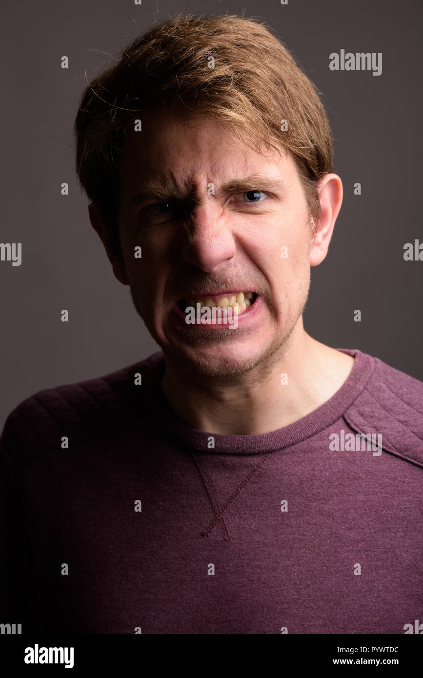 Gritting hi-res stock photography and images - Alamy