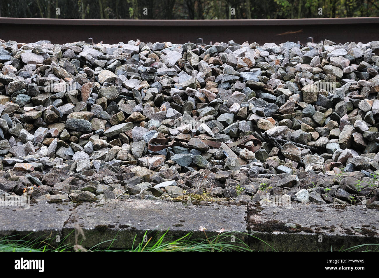 Gravel embankment hi-res stock photography and images - Alamy