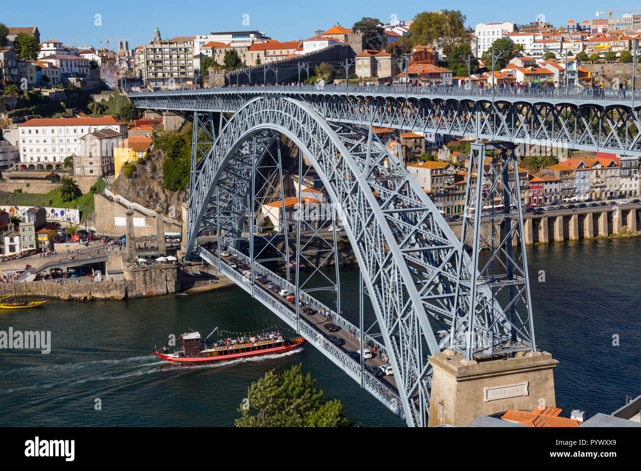 Porto riverside hi-res stock photography and images - Alamy