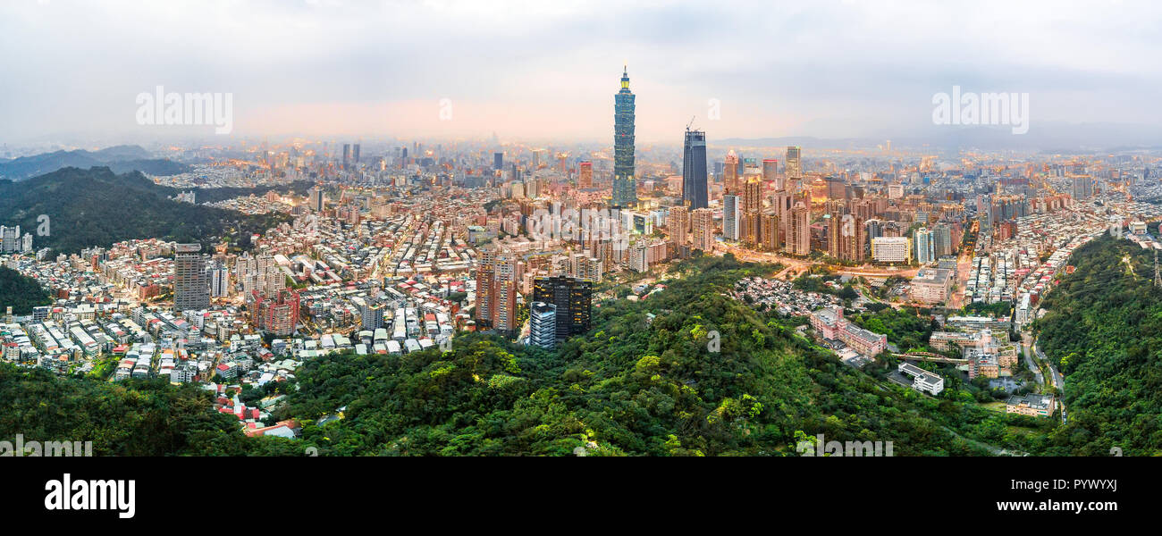 Taipei Skyline Stock Photos & Taipei Skyline Stock Images - Alamy