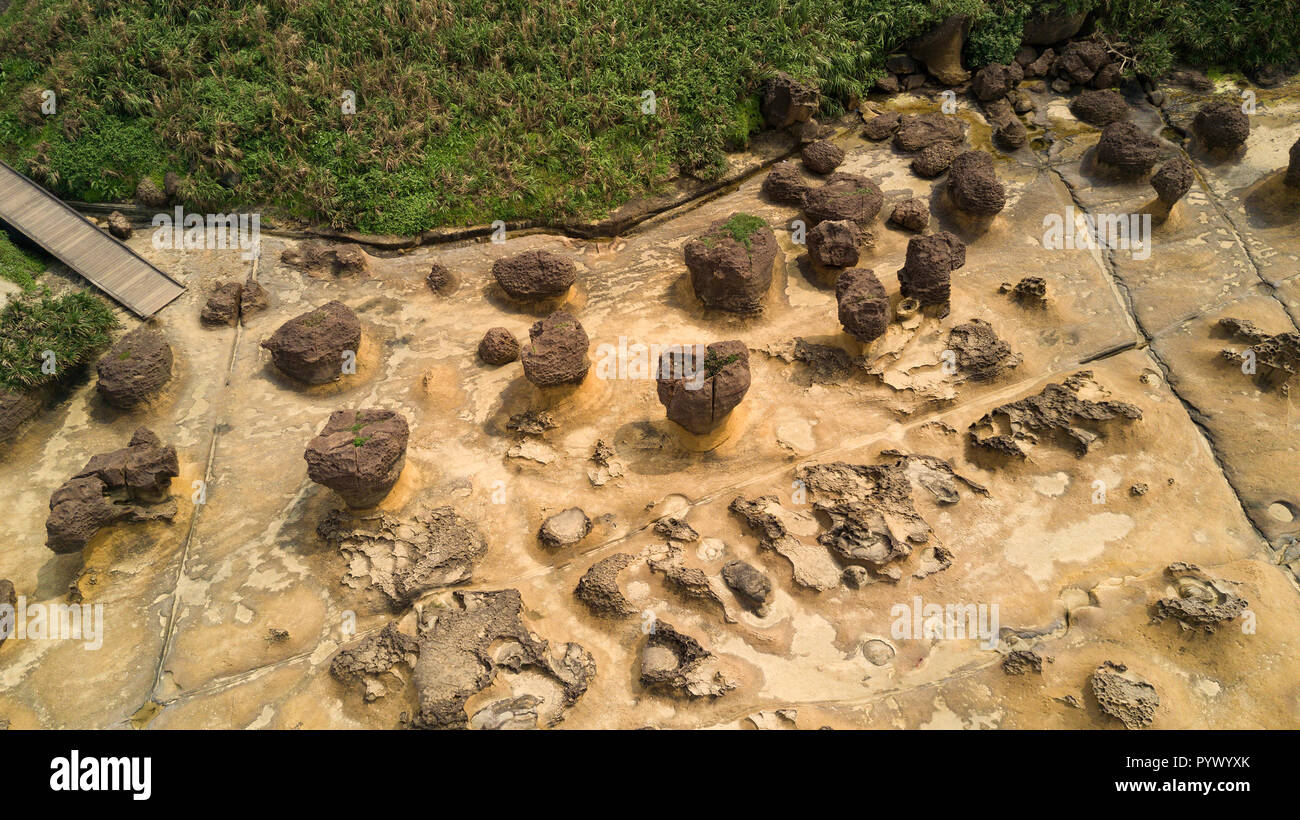 Geologic granite limestone rocks hi-res stock photography and images ...
