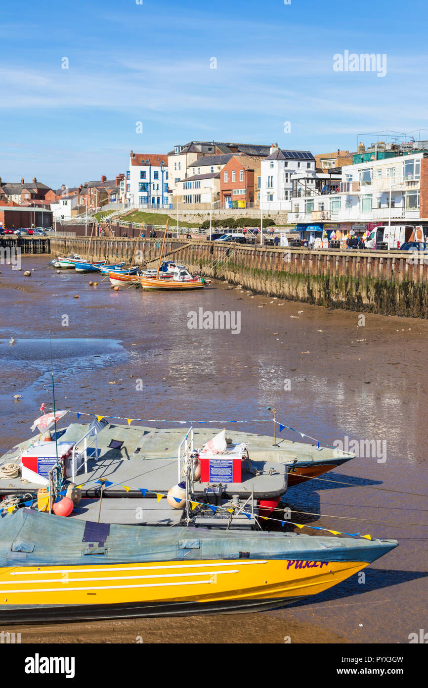 Coastal boats harbour wall seafront bridlington yorkshire coast east hi ...