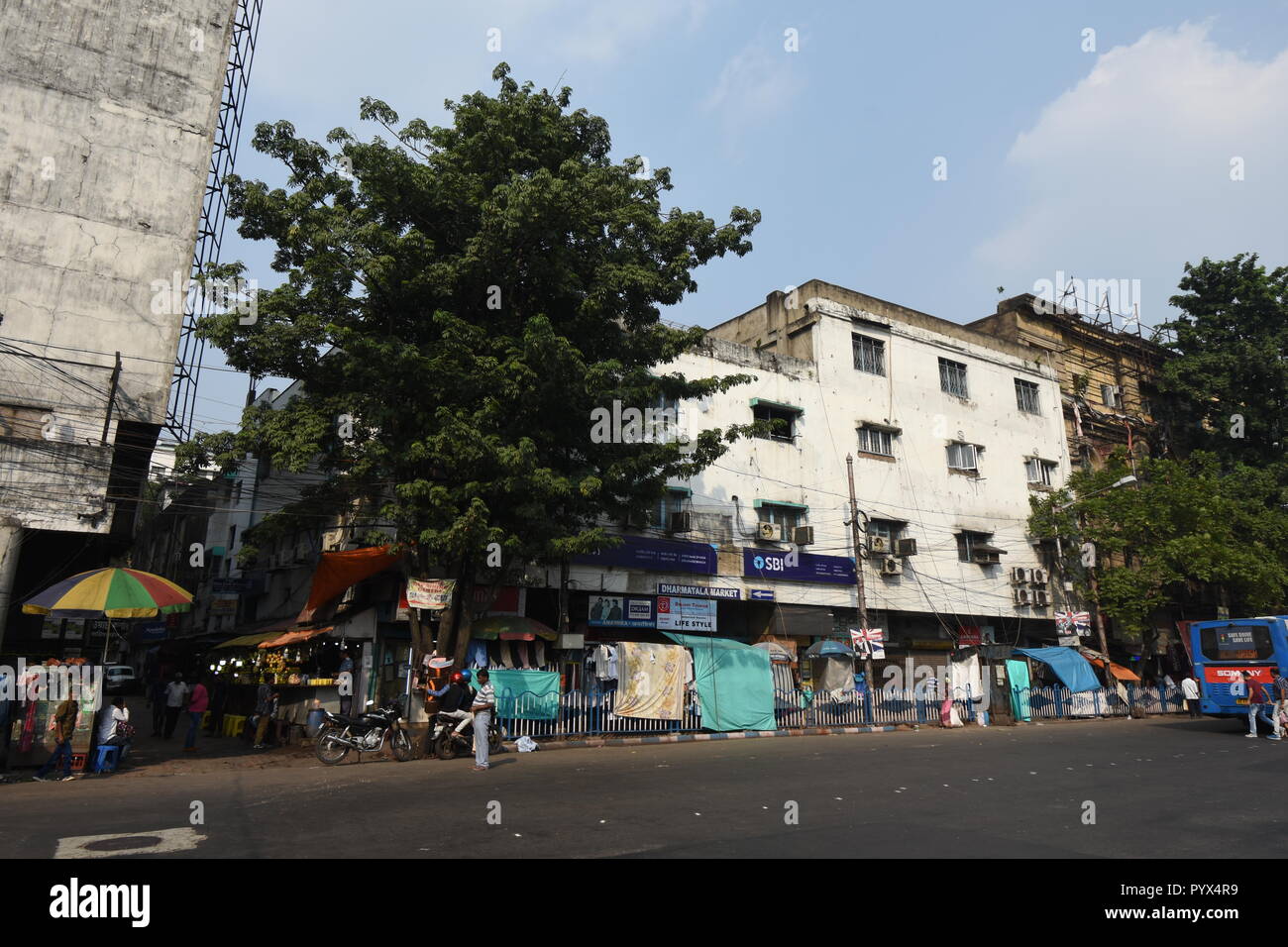 Dharmatala Market, 9 Esplanade East, Kolkata, India Stock Photo - Alamy
