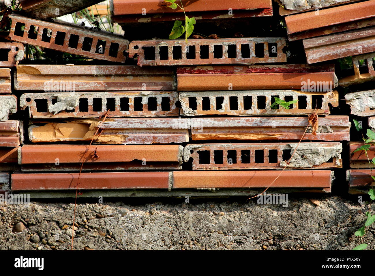 Thin bricks hi-res stock photography and images - Alamy