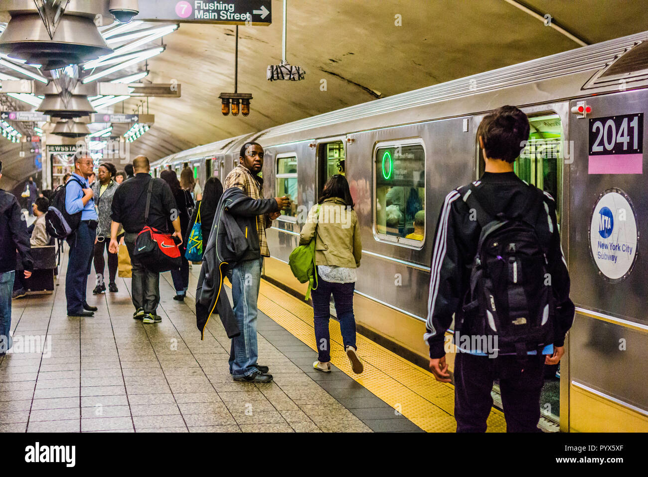 42nd Street Subway Station Nyc Why Is The 8th Ave 42nd St Station So