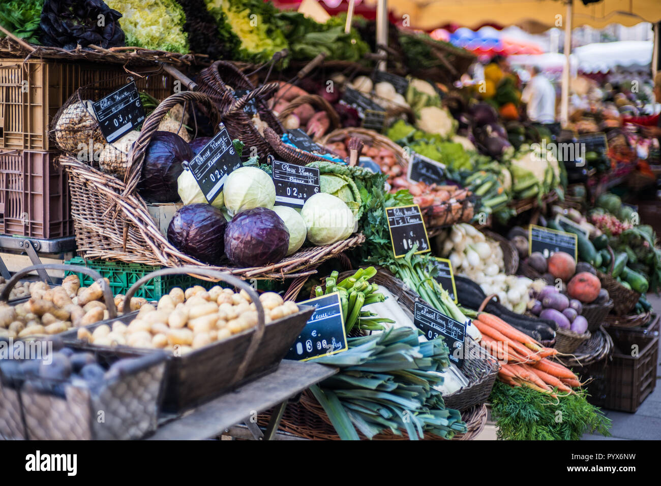 Street market, Beaune, Burgundy, France, Europe Stock Photo - Alamy