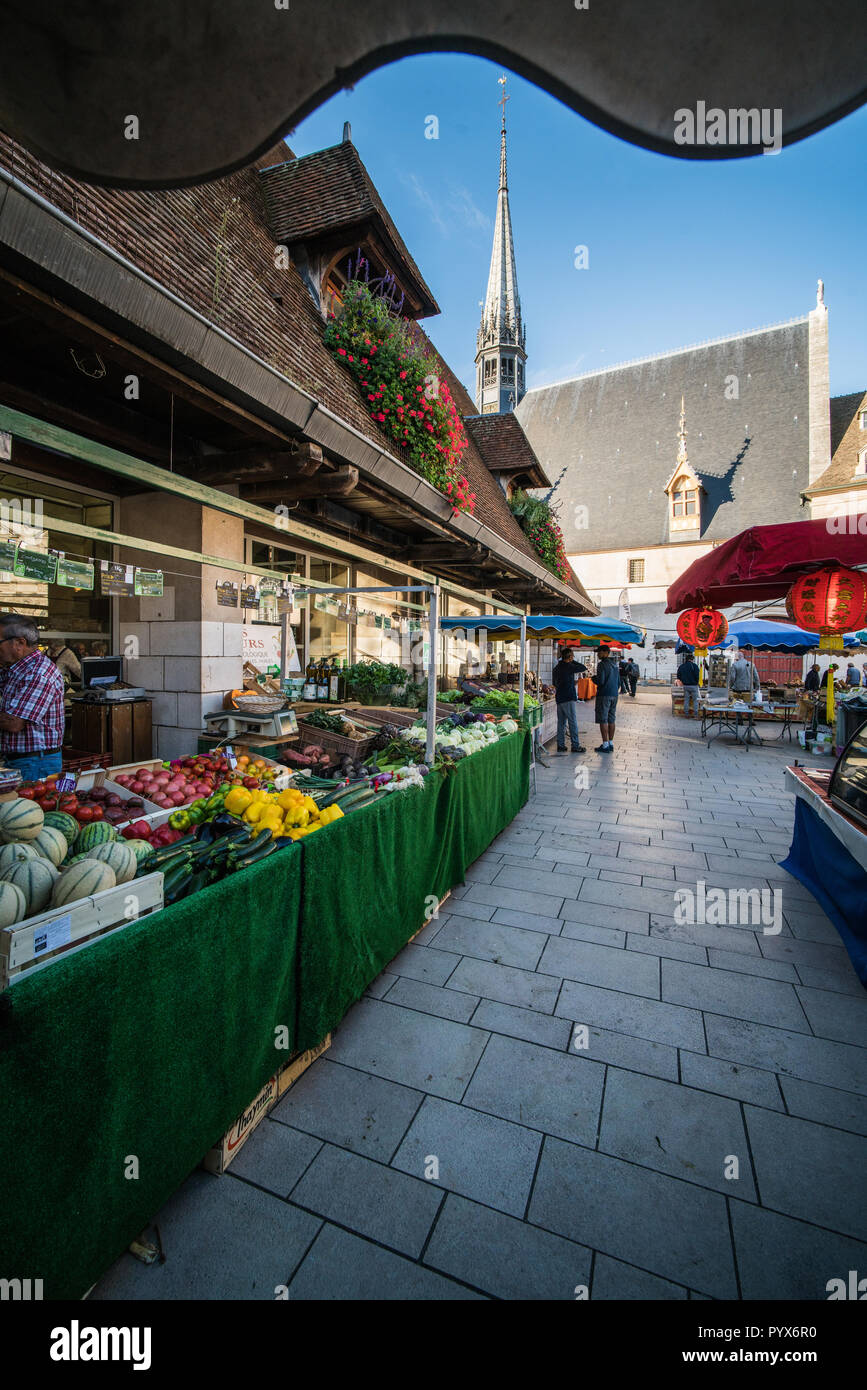 Beaune market stall hi-res stock photography and images - Alamy