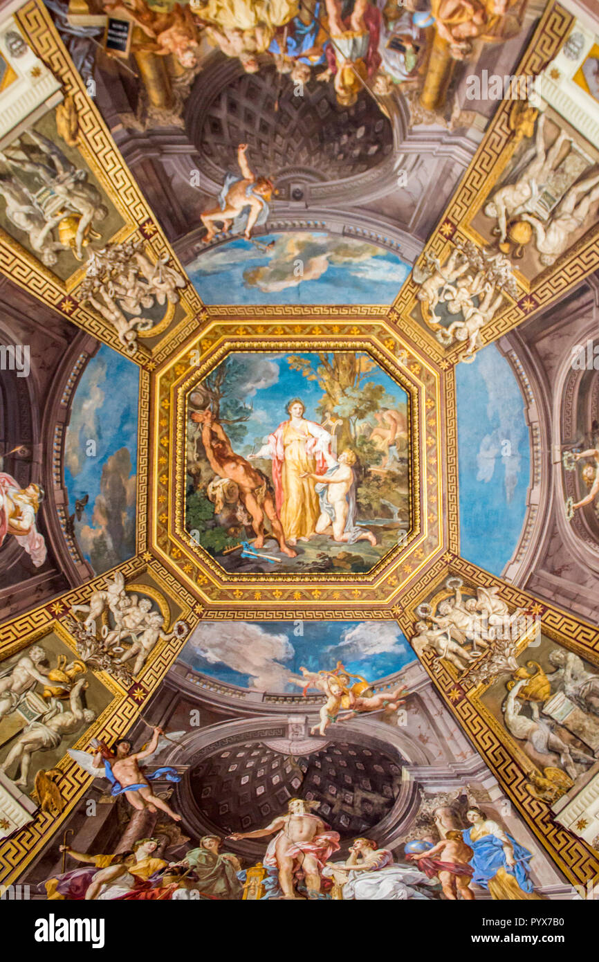 Vatican, Rome, Italy - 09/25/18: painting (fresco) ceilings in the Vatican Museum Stock Photo ...