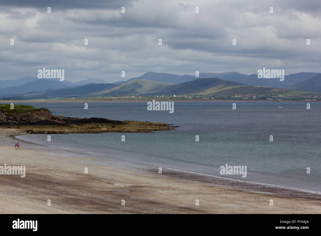 Ballinskelligs beach hi-res stock photography and images - Alamy