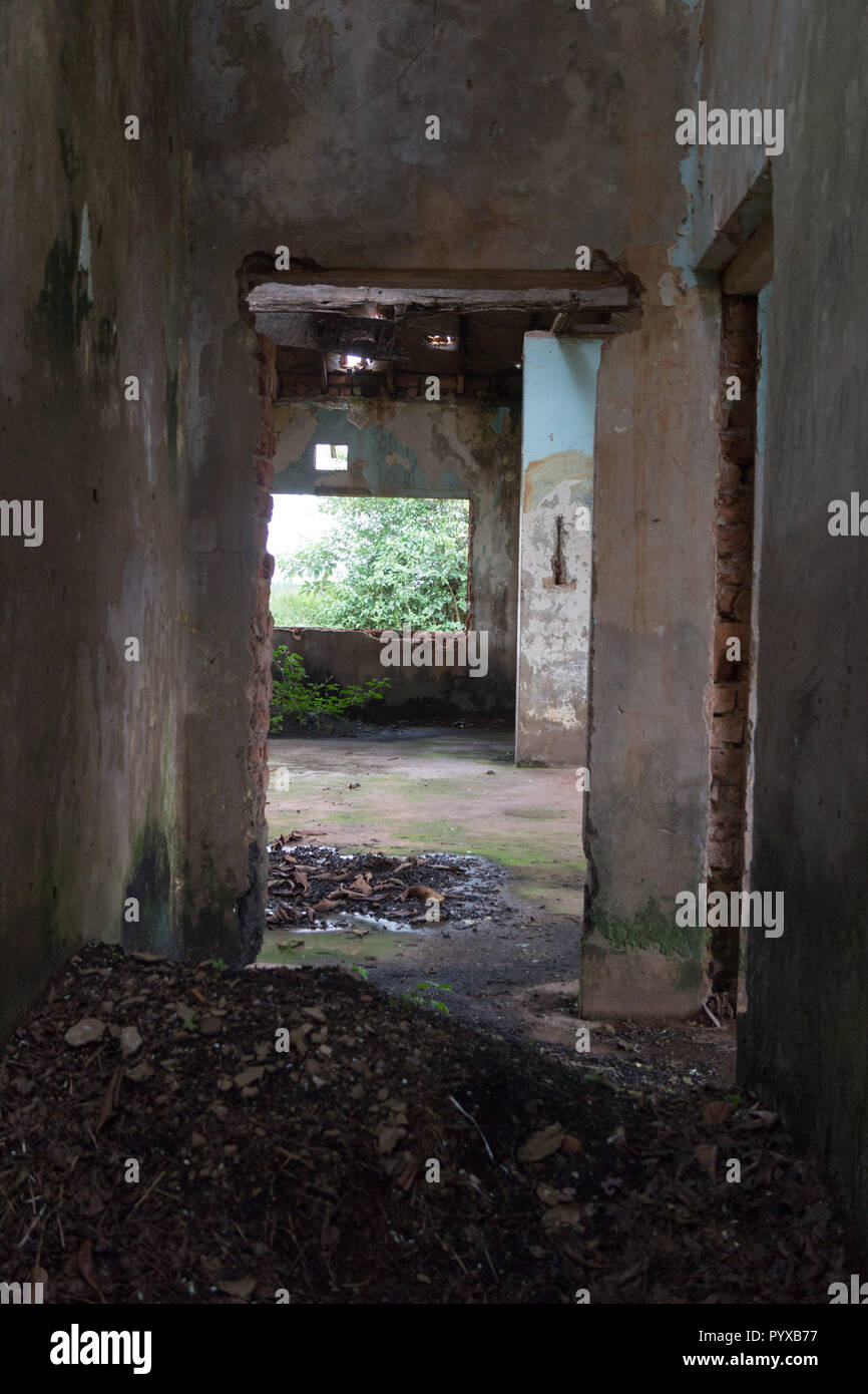 Desolate building hi-res stock photography and images - Alamy