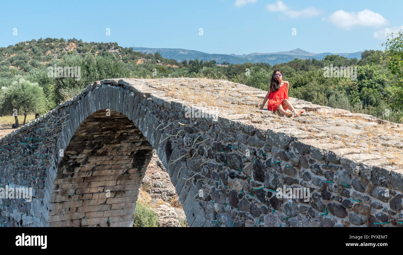 Asian girl bridge hi-res stock photography and images - Alamy