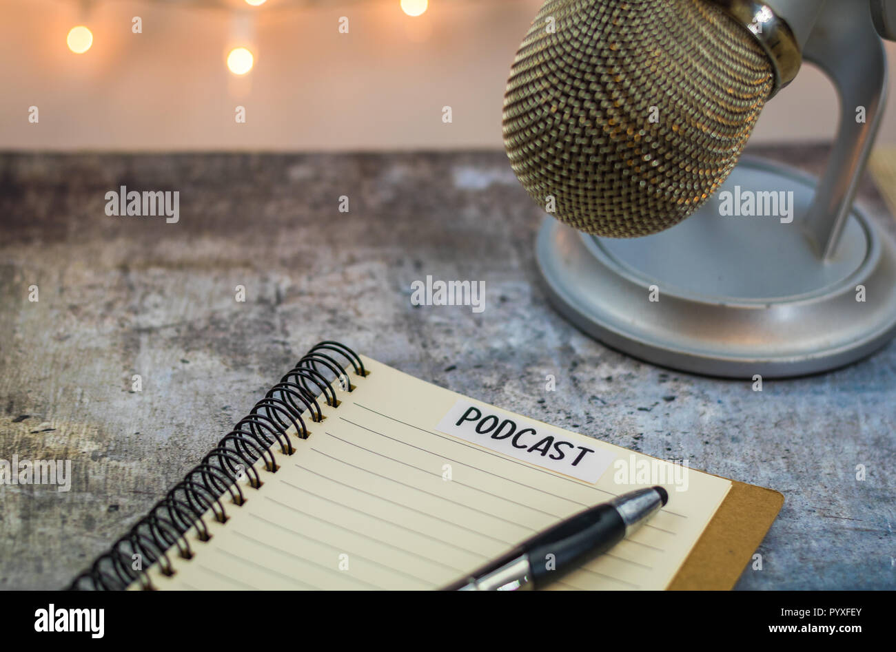 Train announcement board hi-res stock photography and images - Alamy