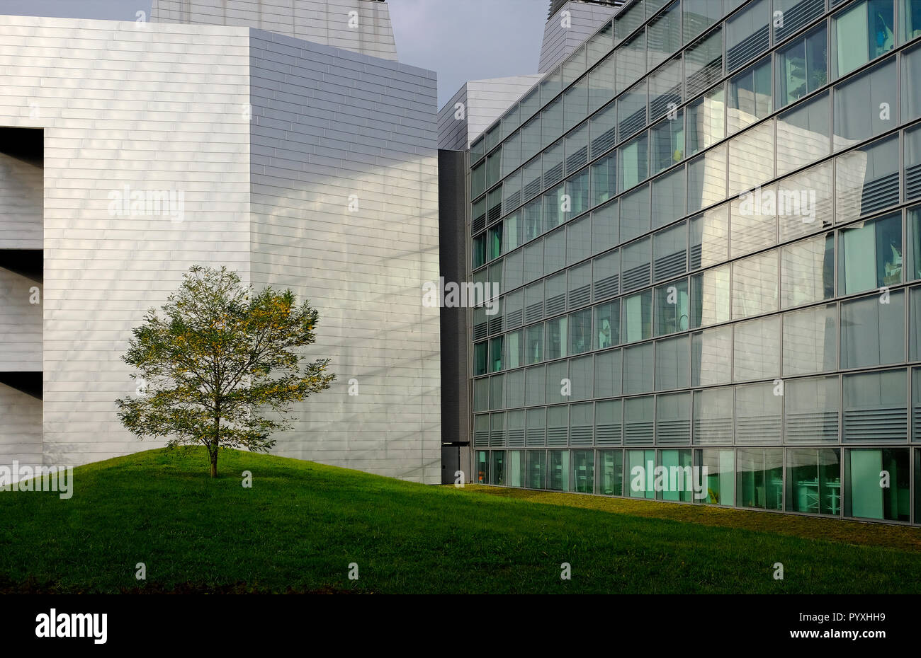 Biomedical sciences building hi-res stock photography and images - Alamy