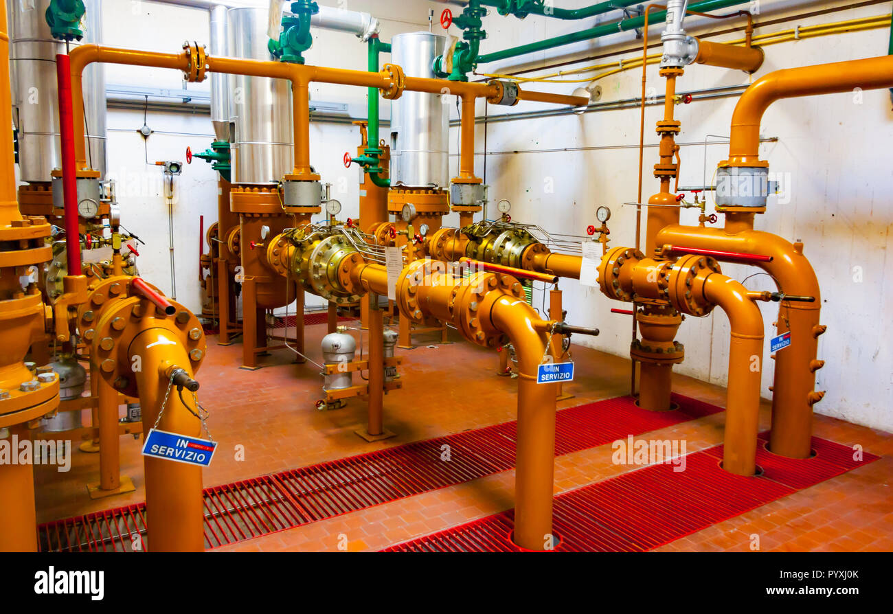 Natural gas pipe and valves hi-res stock photography and images - Alamy