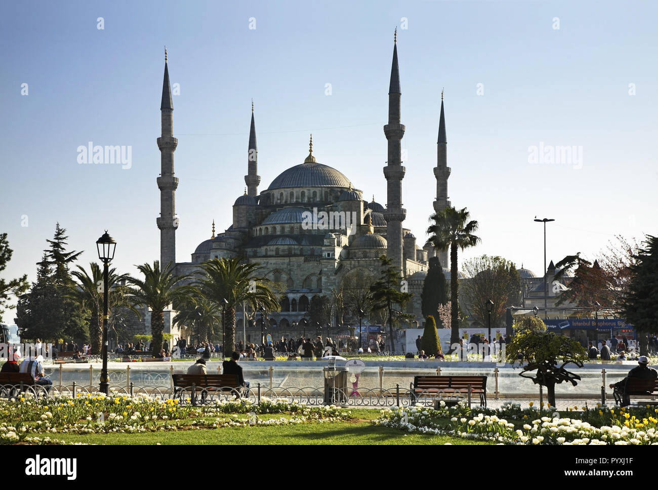 Facade blue mosque in sultanahmet hi-res stock photography and images ...