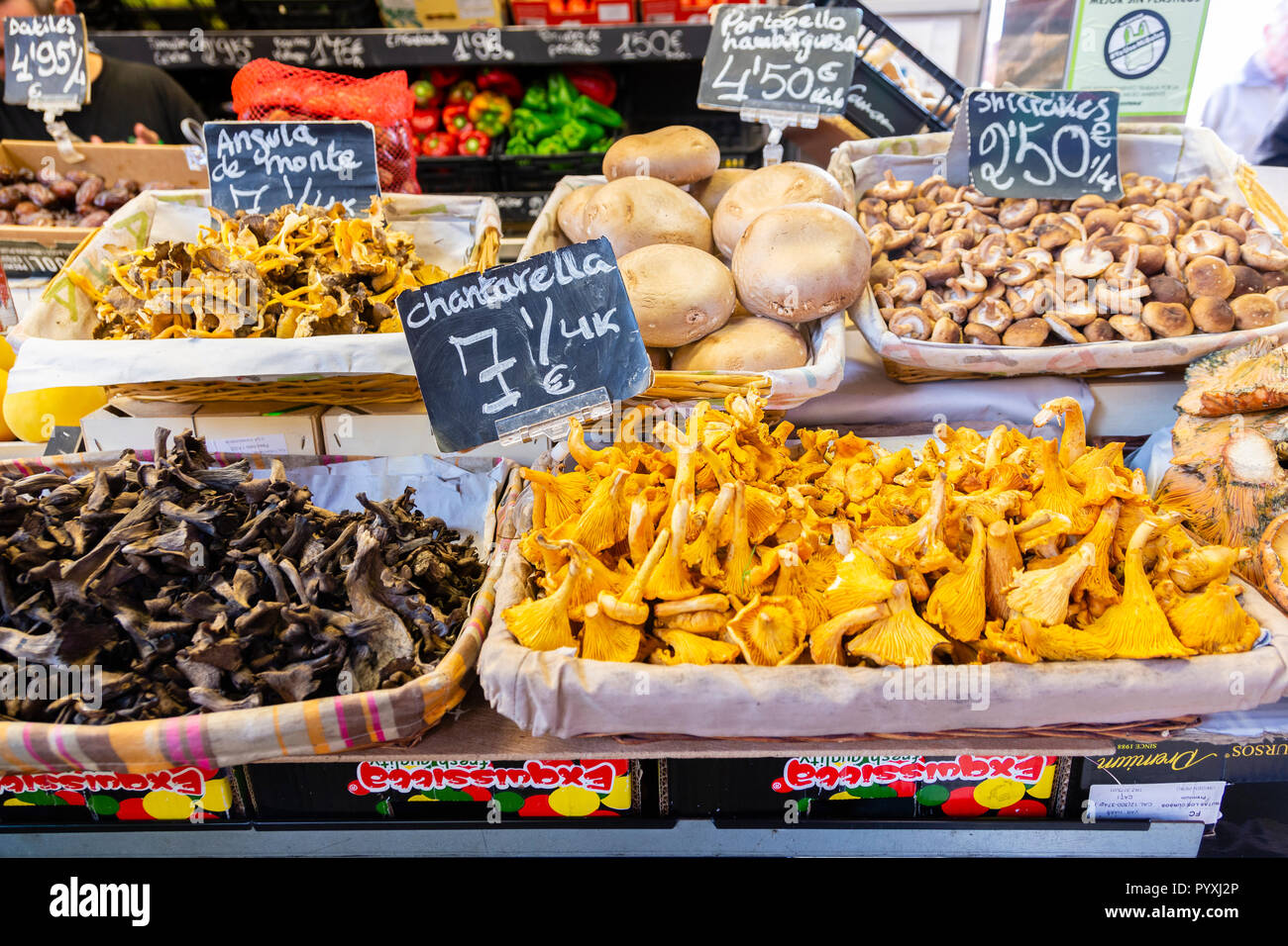 Central market malaga hi-res stock photography and images - Alamy