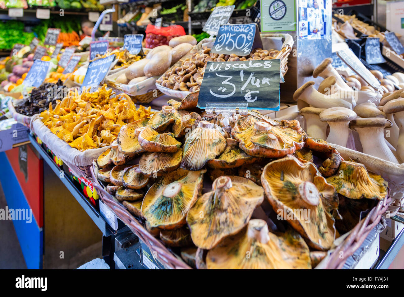 Atarazanas market hi-res stock photography and images - Alamy