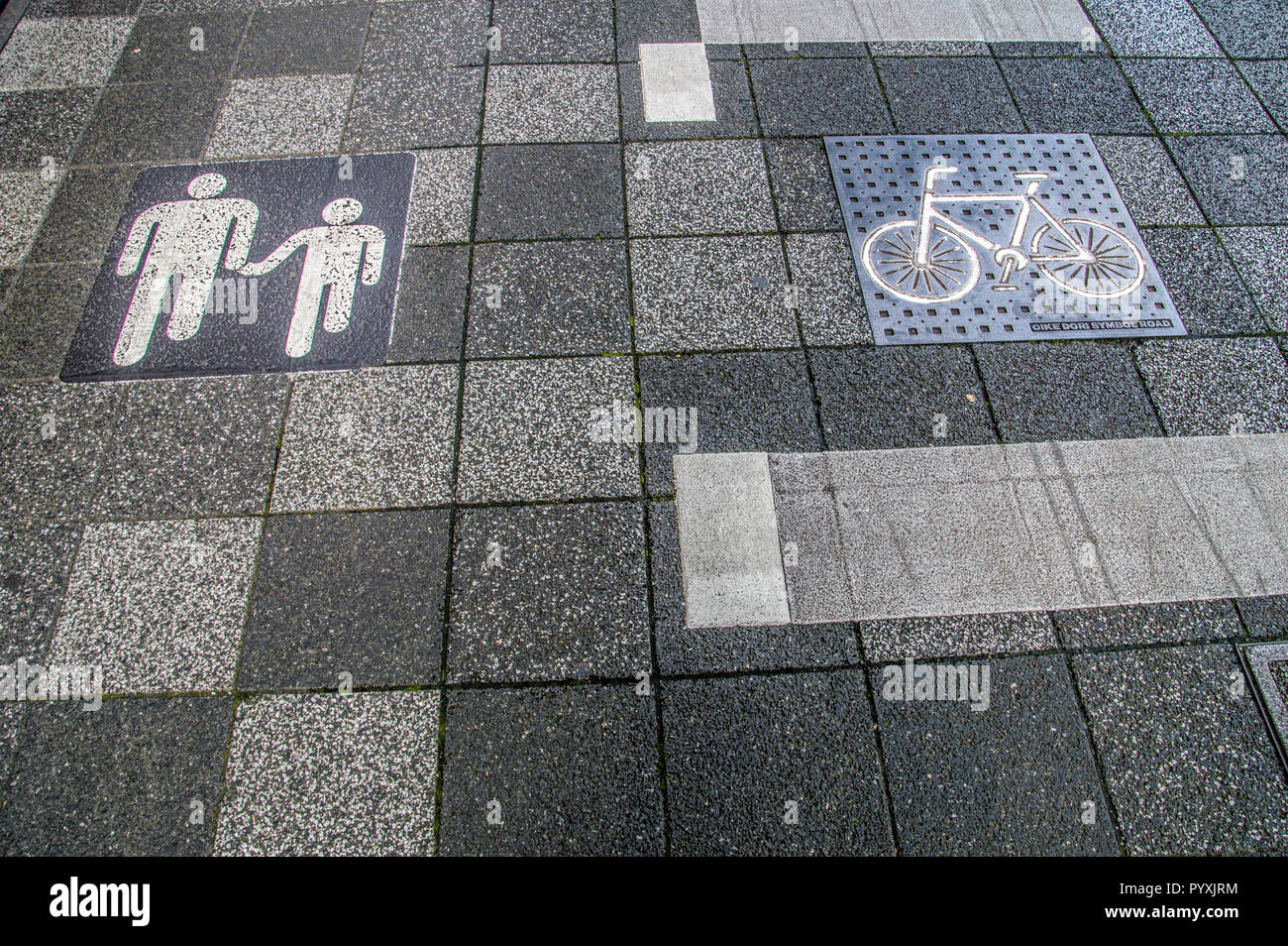 Dividing The Pavement At Kyoto Japan 2015 Stock Photo - Alamy