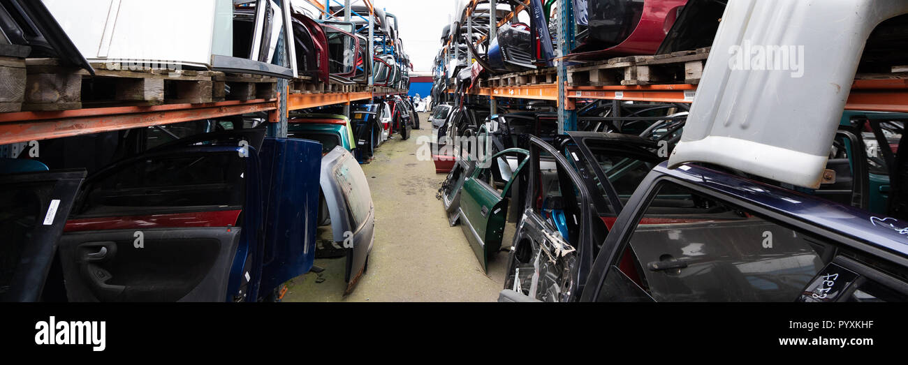 Auto racks hi-res stock photography and images - Alamy