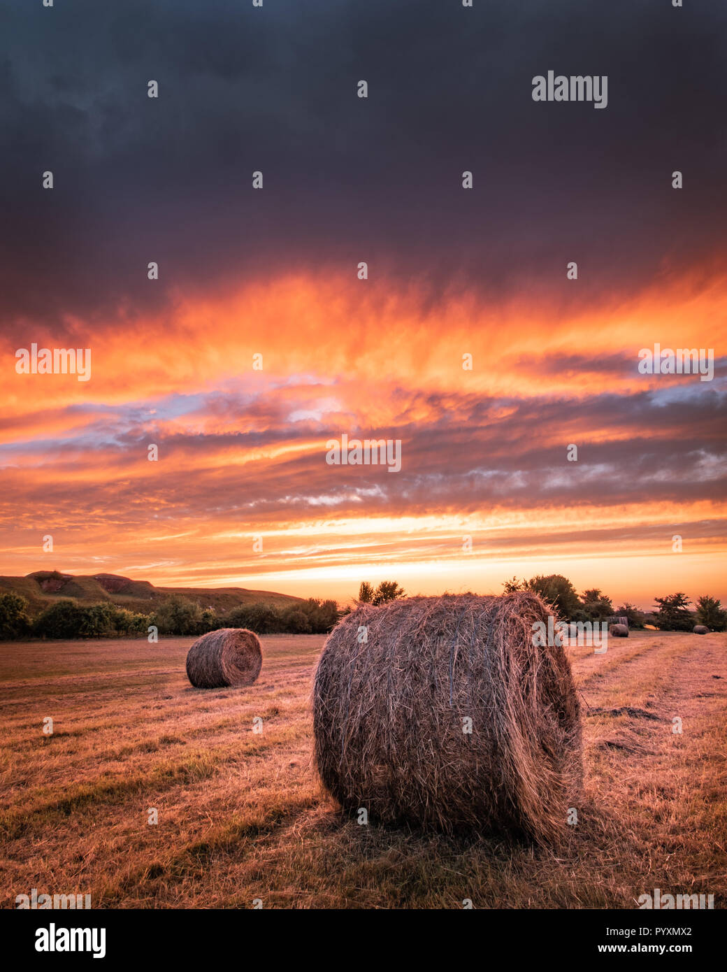 Sunsets in hampshire hi-res stock photography and images - Alamy