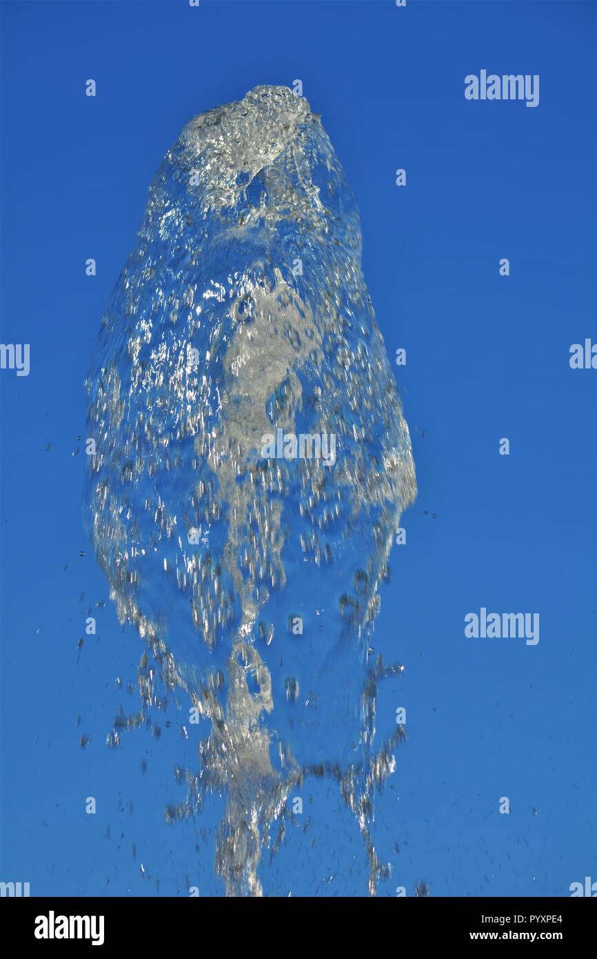 abstract water shapes from fountain Stock Photo - Alamy